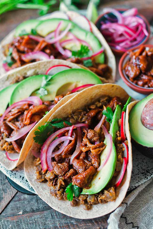 Công thức làm món Tacos nấm hầu thủ nướng BBQ thuần chay